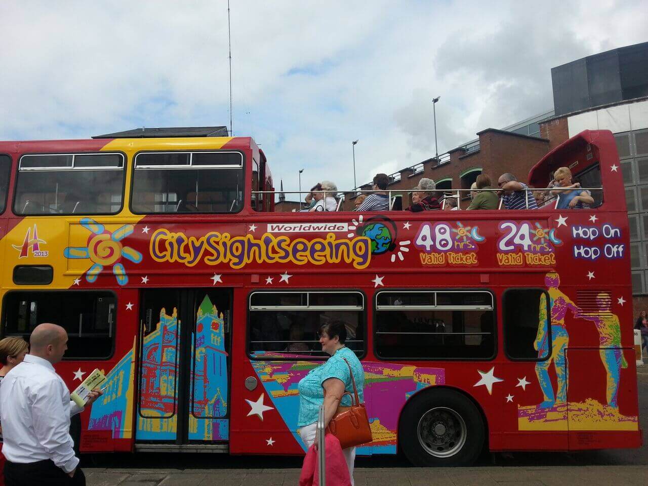 City Sightseeing: Derry-Londonderry Hop-On, Hop-Off Bus Tour