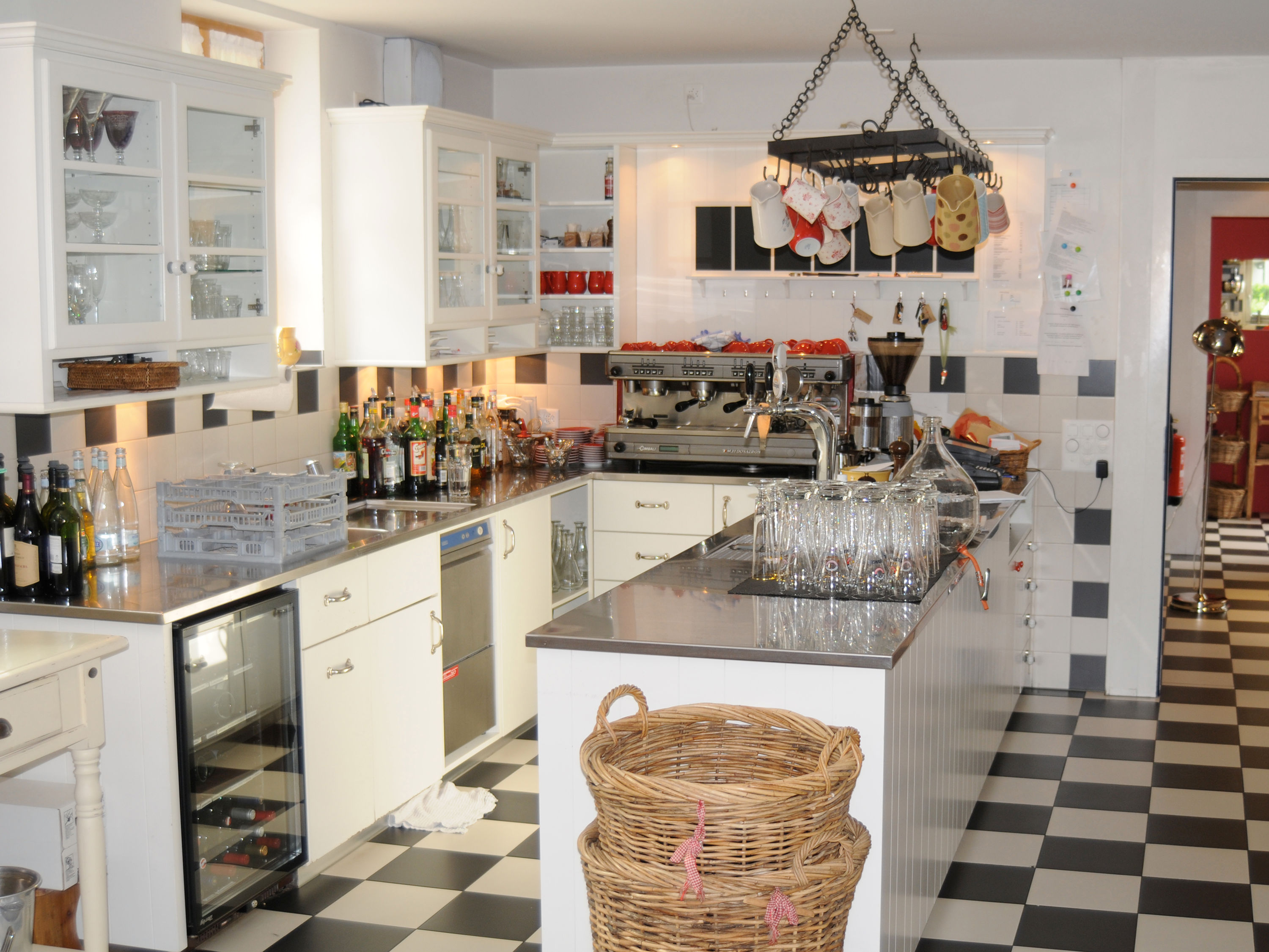 Referenzen - Gewerbegebäude Restaurant ENSEMBLE, Rotkreuz - Della Casa ...