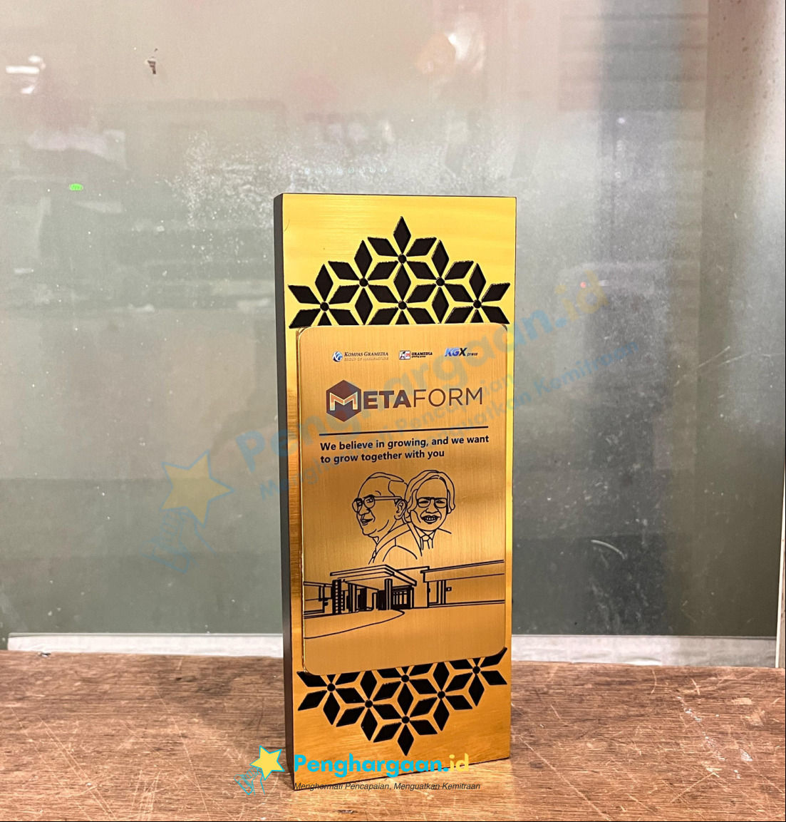 Plakat Apresiasi MetaForm Kompas – Kayu Express 103 | Penghargaan ...