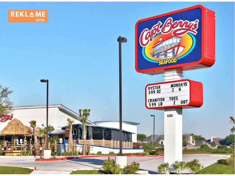 Pylon Sign dan Totem Sign: Mana yang Cocok untuk Branding Outdoor Anda ...