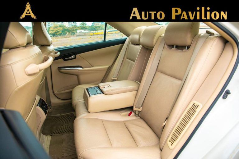 Toyota Camry Hybrid Pearl White – Auto Pavilion