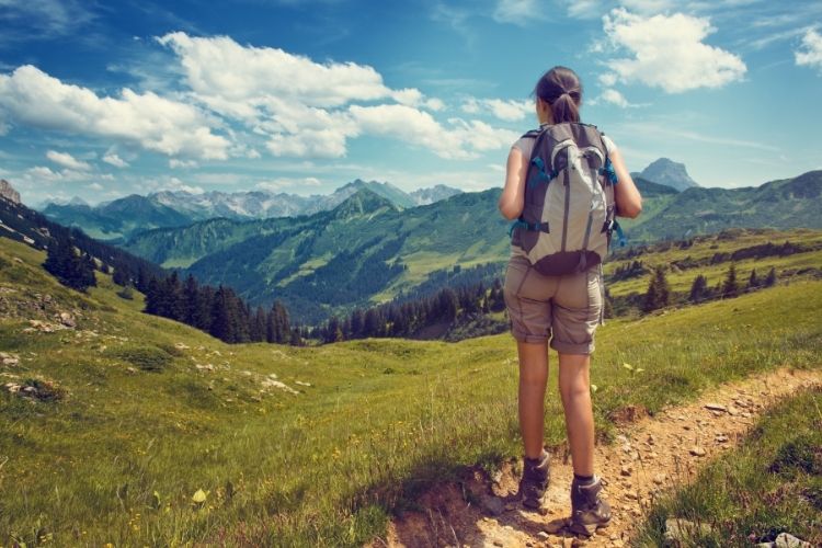 A Hiker’s Path: Ensuring Your Spine’s Support on Trails