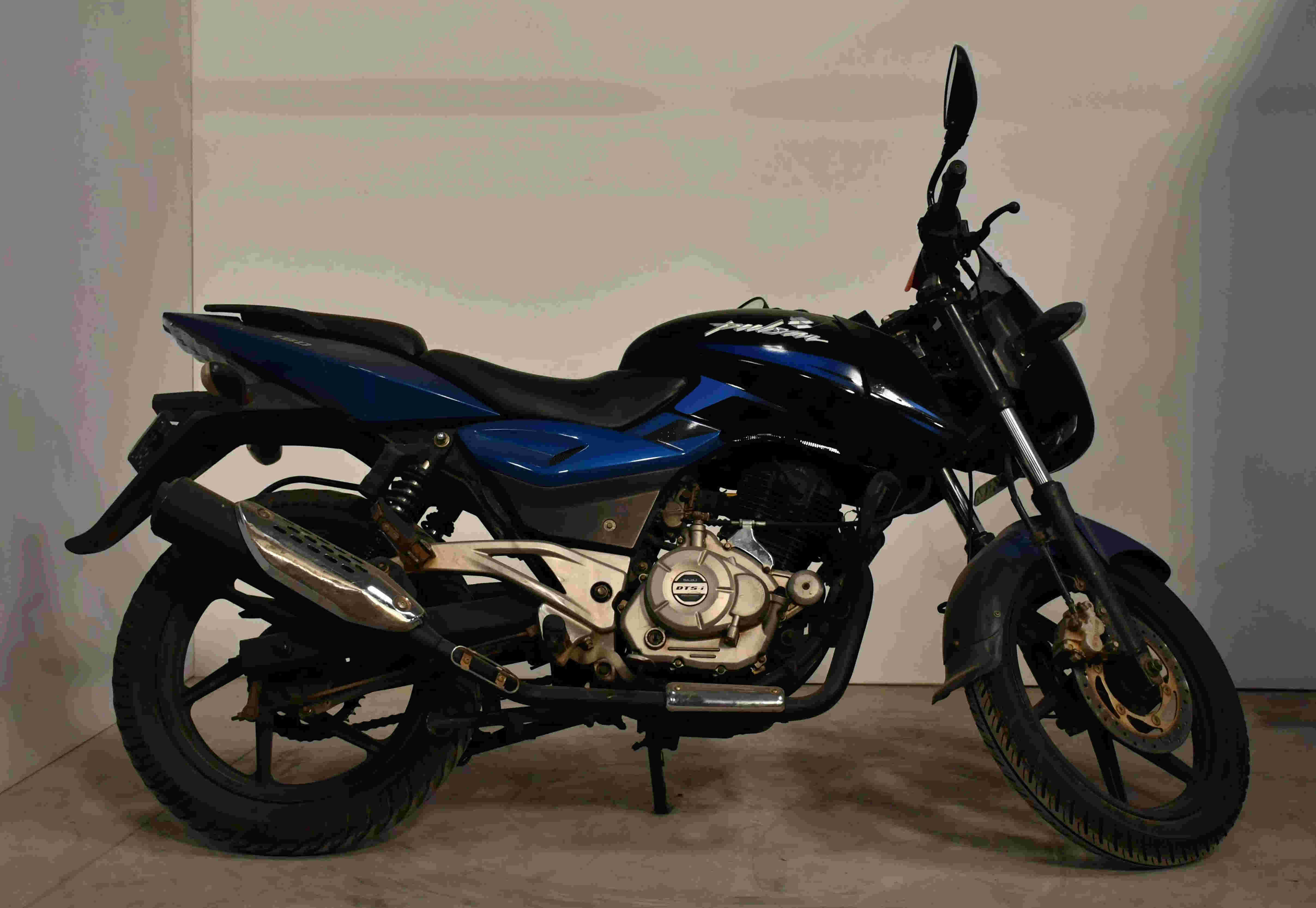 Bajaj Pulsar 180, 83,978 Kms - Pre-Owned Two Wheeler at DriveX