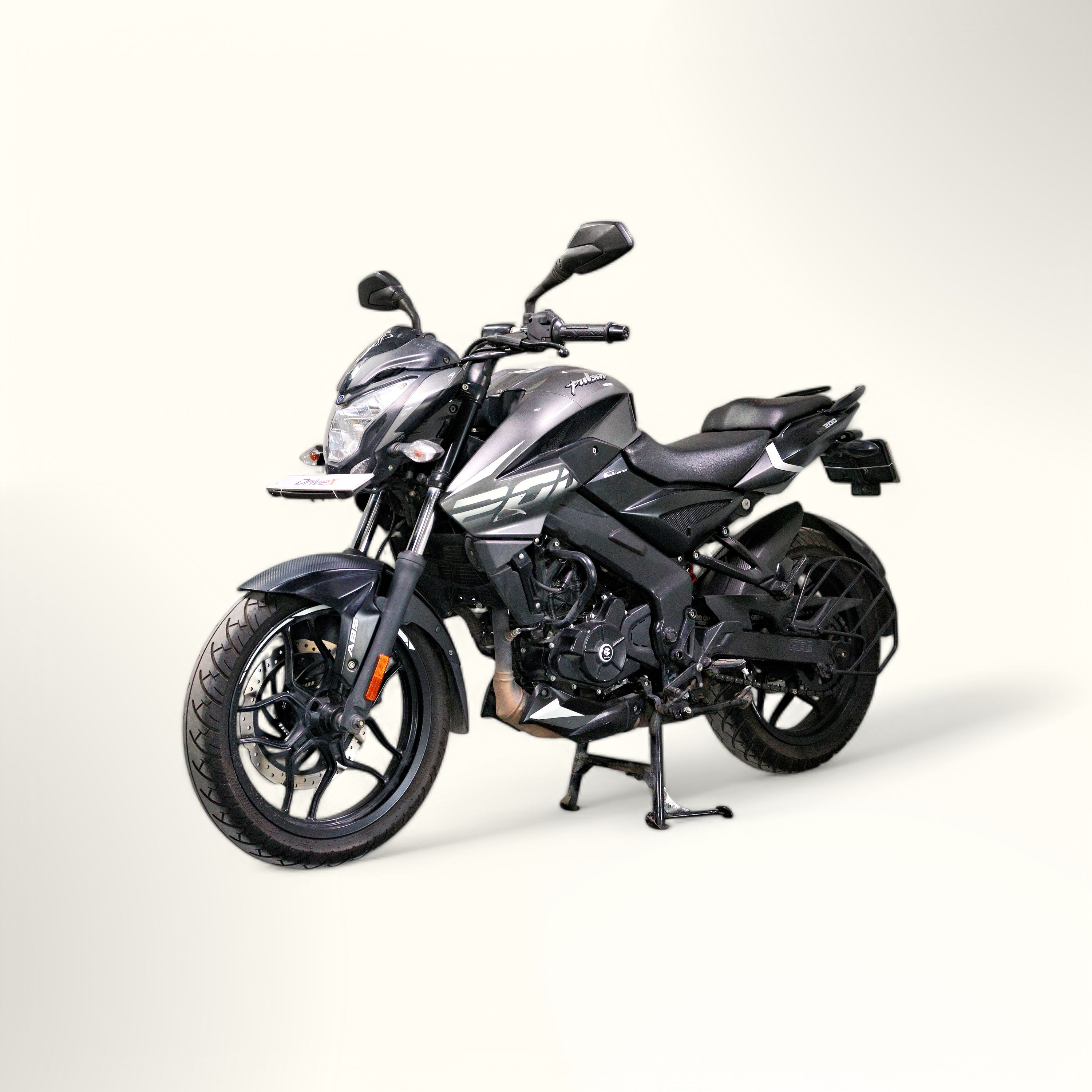 Bajaj Pulsar NS 200, 9,558 Kms - Pre-Owned Two Wheeler at DriveX