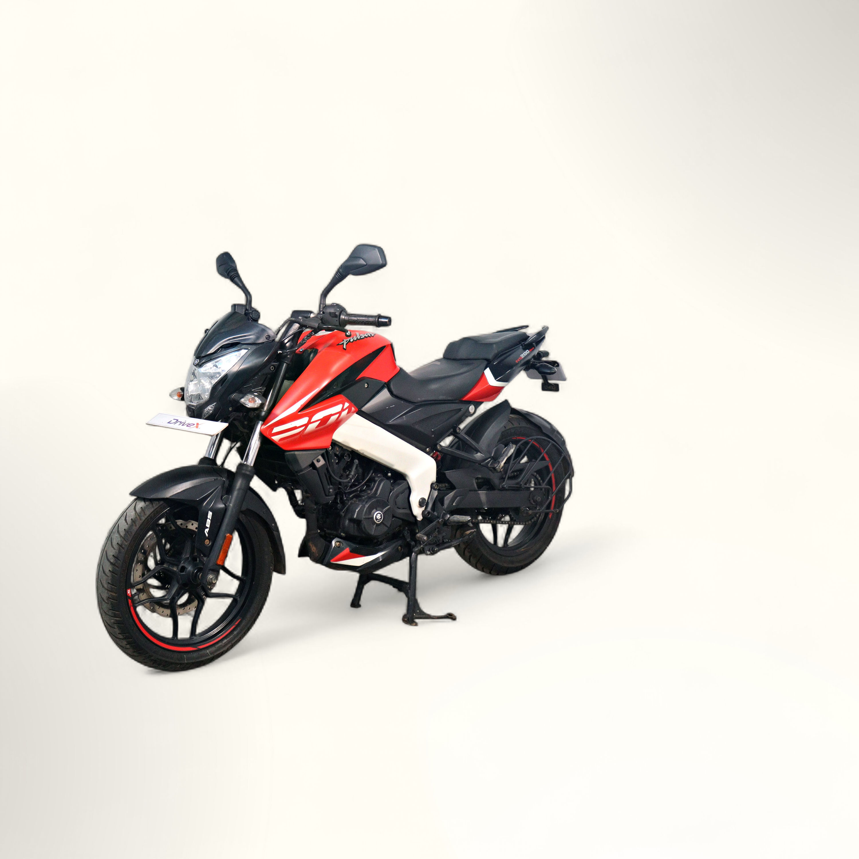 Bajaj Pulsar NS 200, 8,401 Kms - Pre-Owned Two Wheeler at DriveX