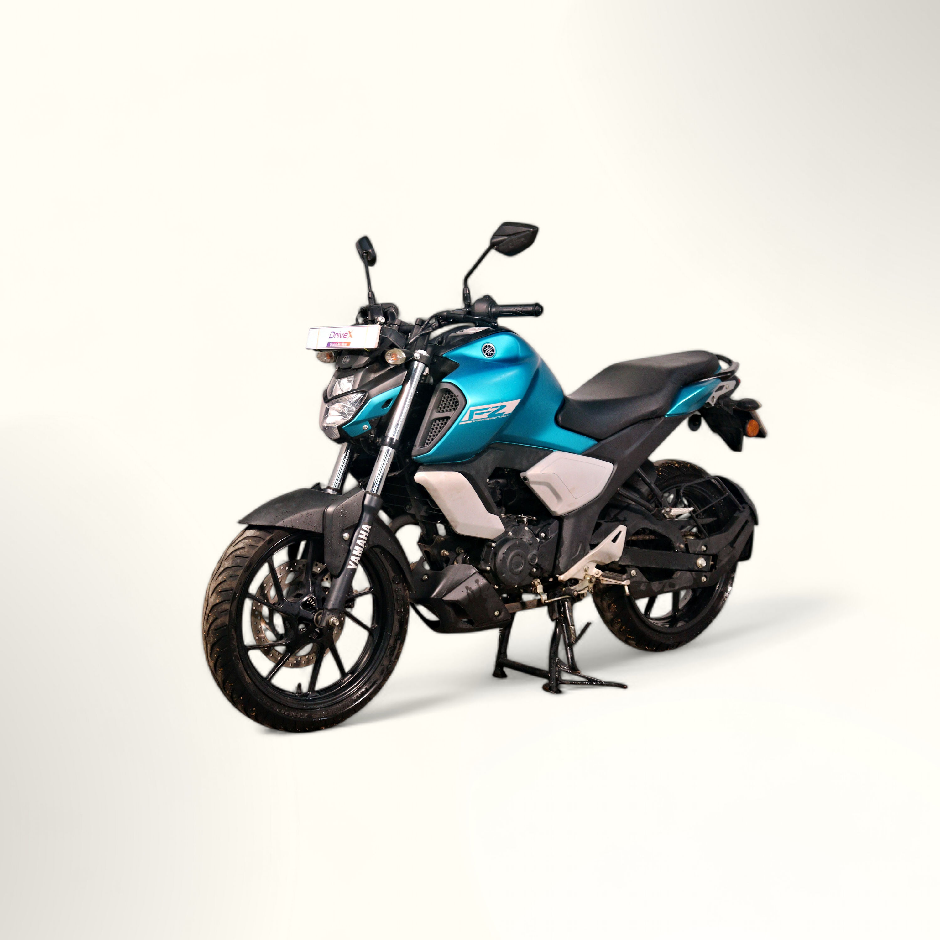 Yamaha FZ Version 3.0, 4,247 Kms - Pre-Owned Two Wheeler at DriveX