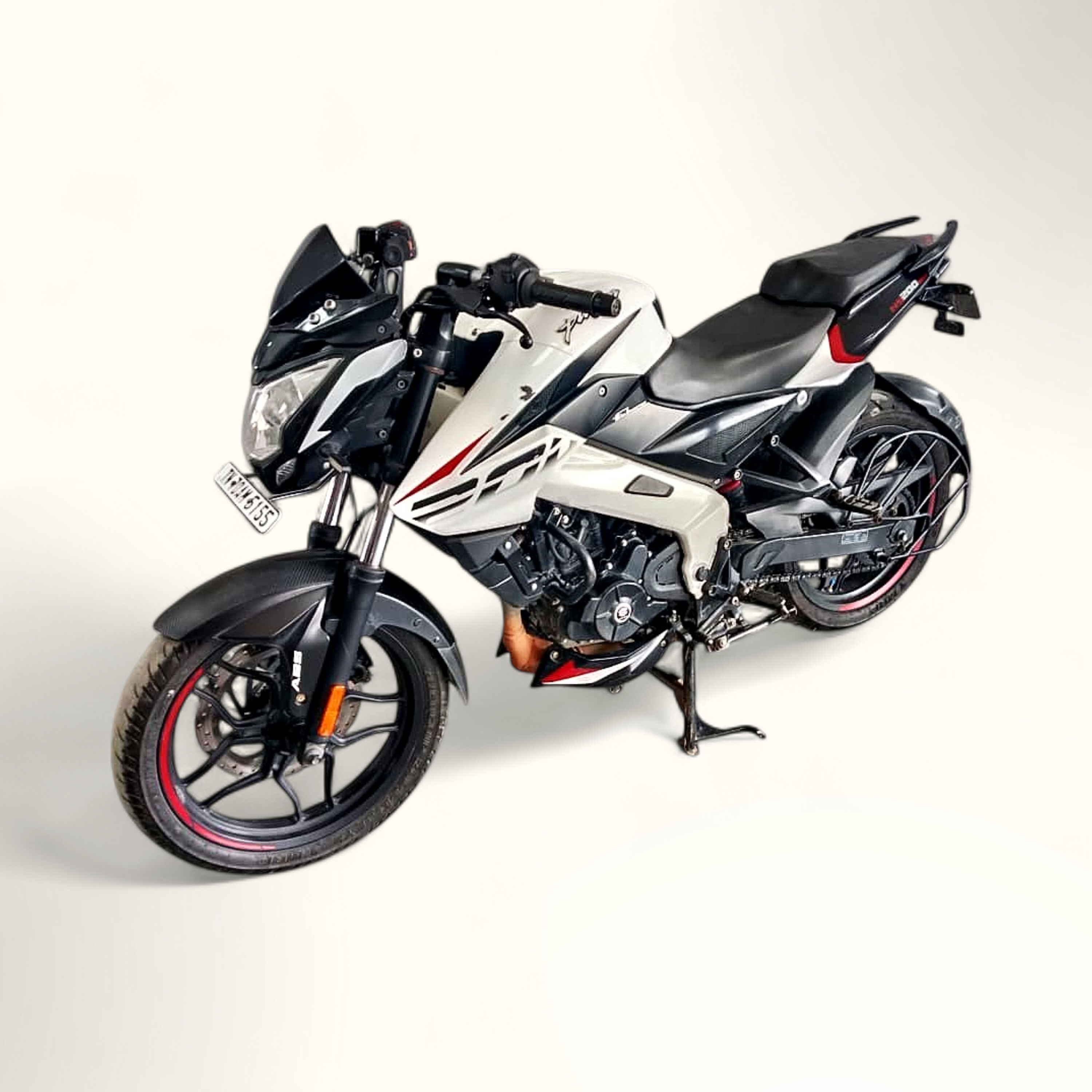 Bajaj Pulsar NS 200, 27,290 Kms - Pre-Owned Two Wheeler at DriveX