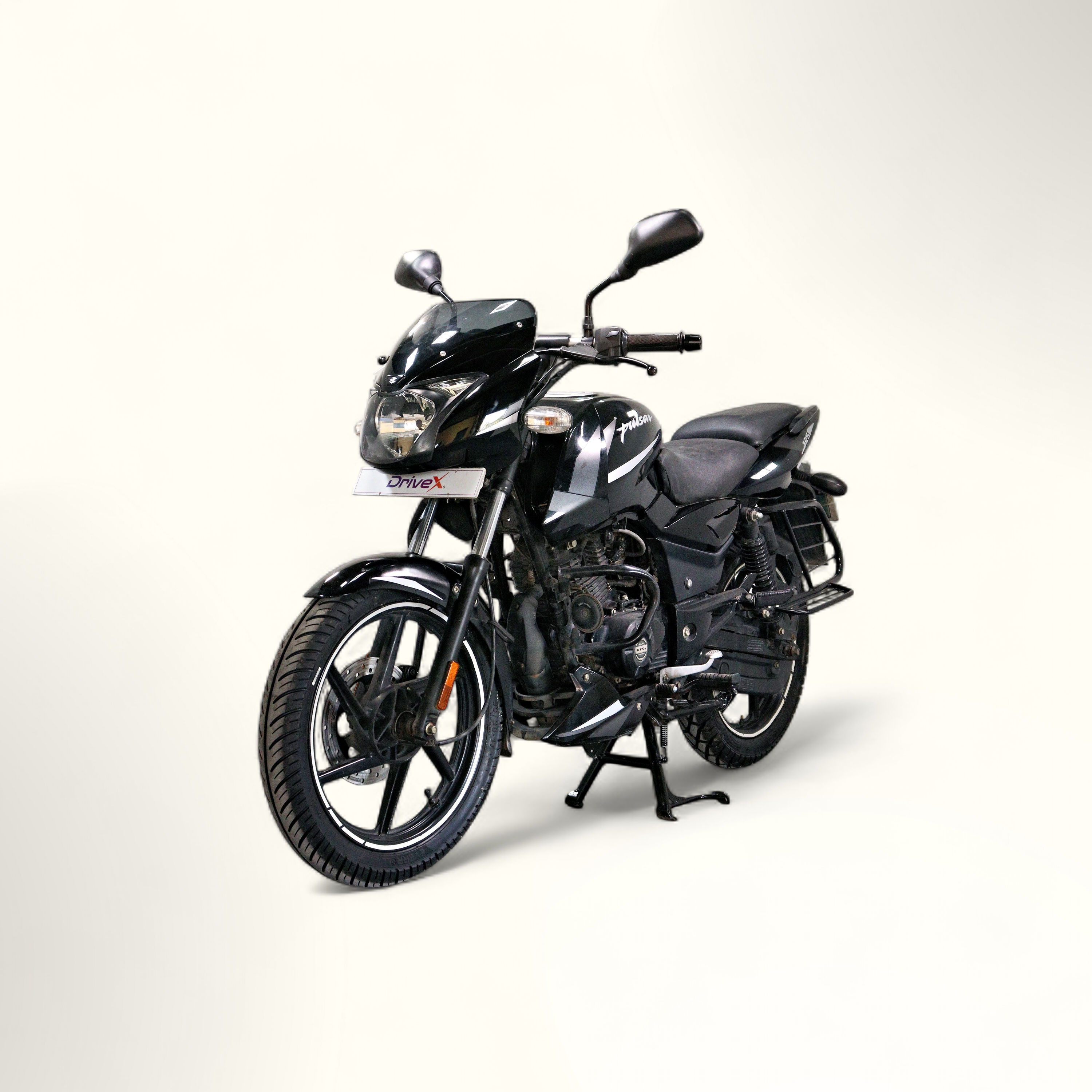 Bajaj Pulsar 125 Disc, 32,598 Kms - Pre-Owned Two Wheeler at DriveX
