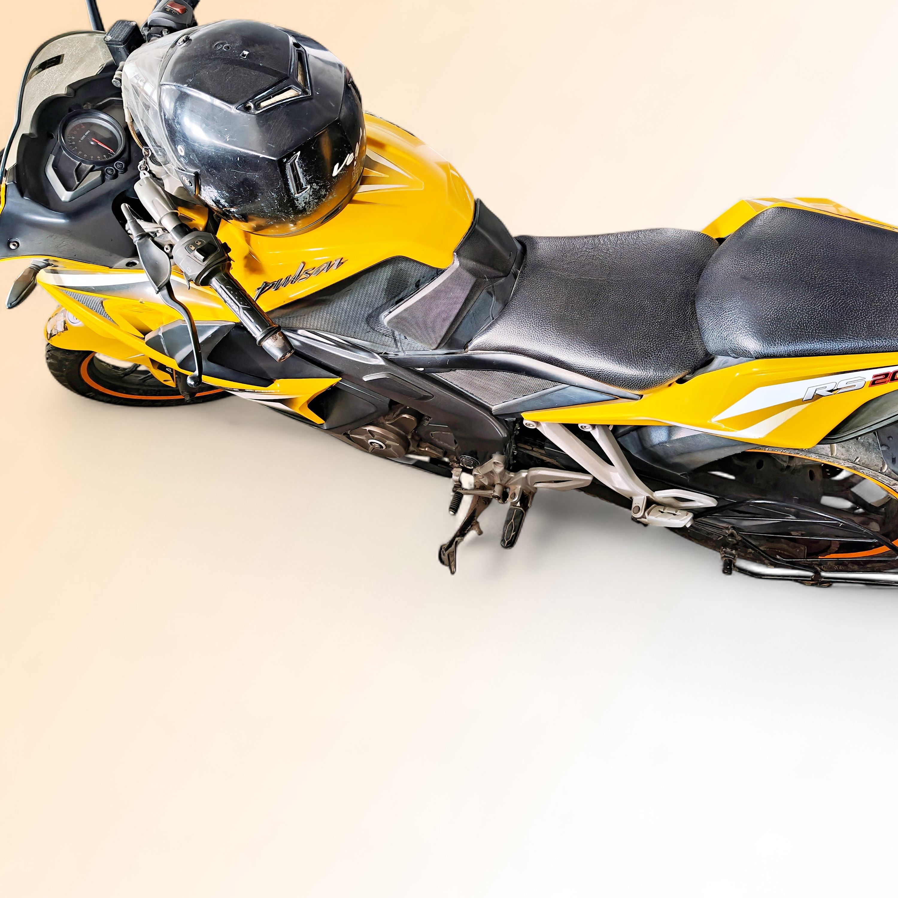 Bajaj Pulsar RS 200 ABS, 37,000 Kms - Pre-Owned Two Wheeler at DriveX