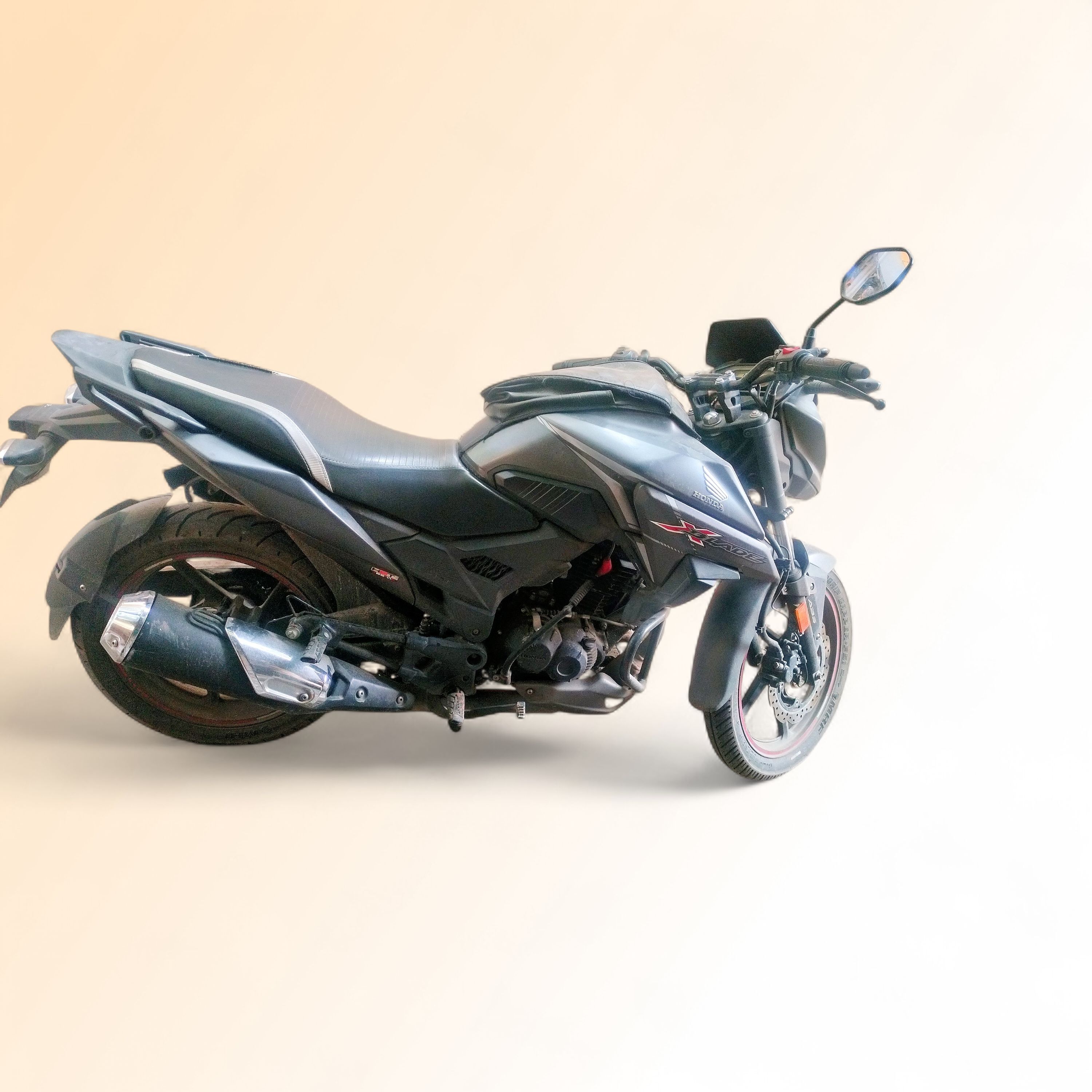 Honda X Blade DX, 27,100 Kms - Pre-Owned Two Wheeler at DriveX
