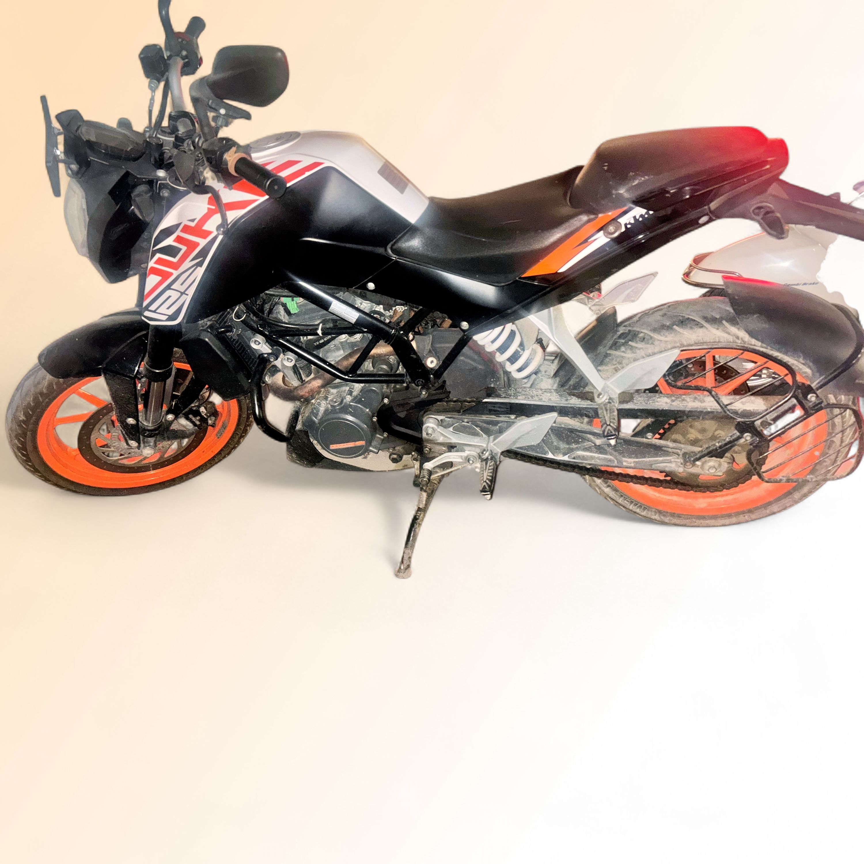 KTM Duke 125, 29,858 Kms - Pre-Owned Two Wheeler at DriveX