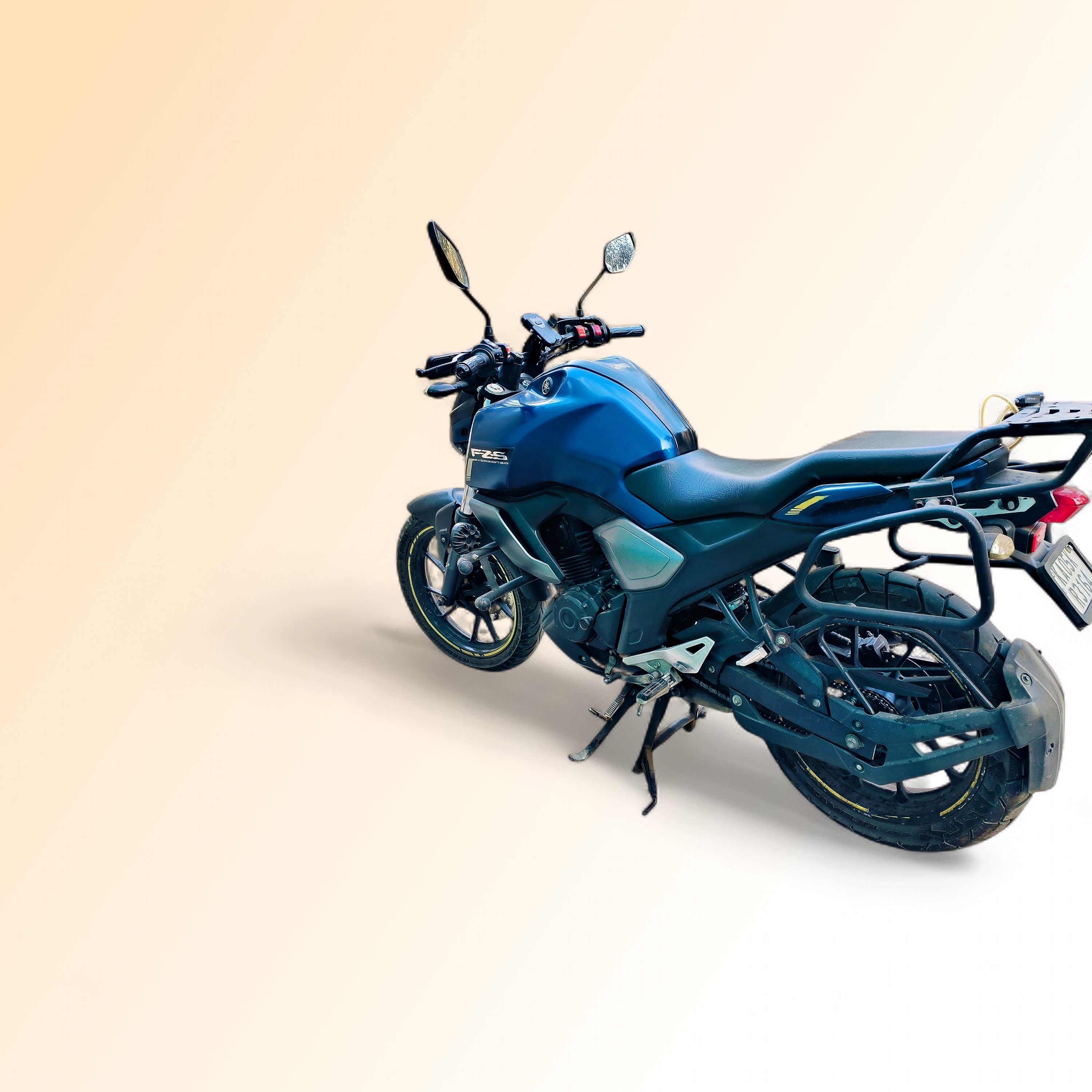 Yamaha FZS, 23,900 Kms - Pre-Owned Two Wheeler at DriveX