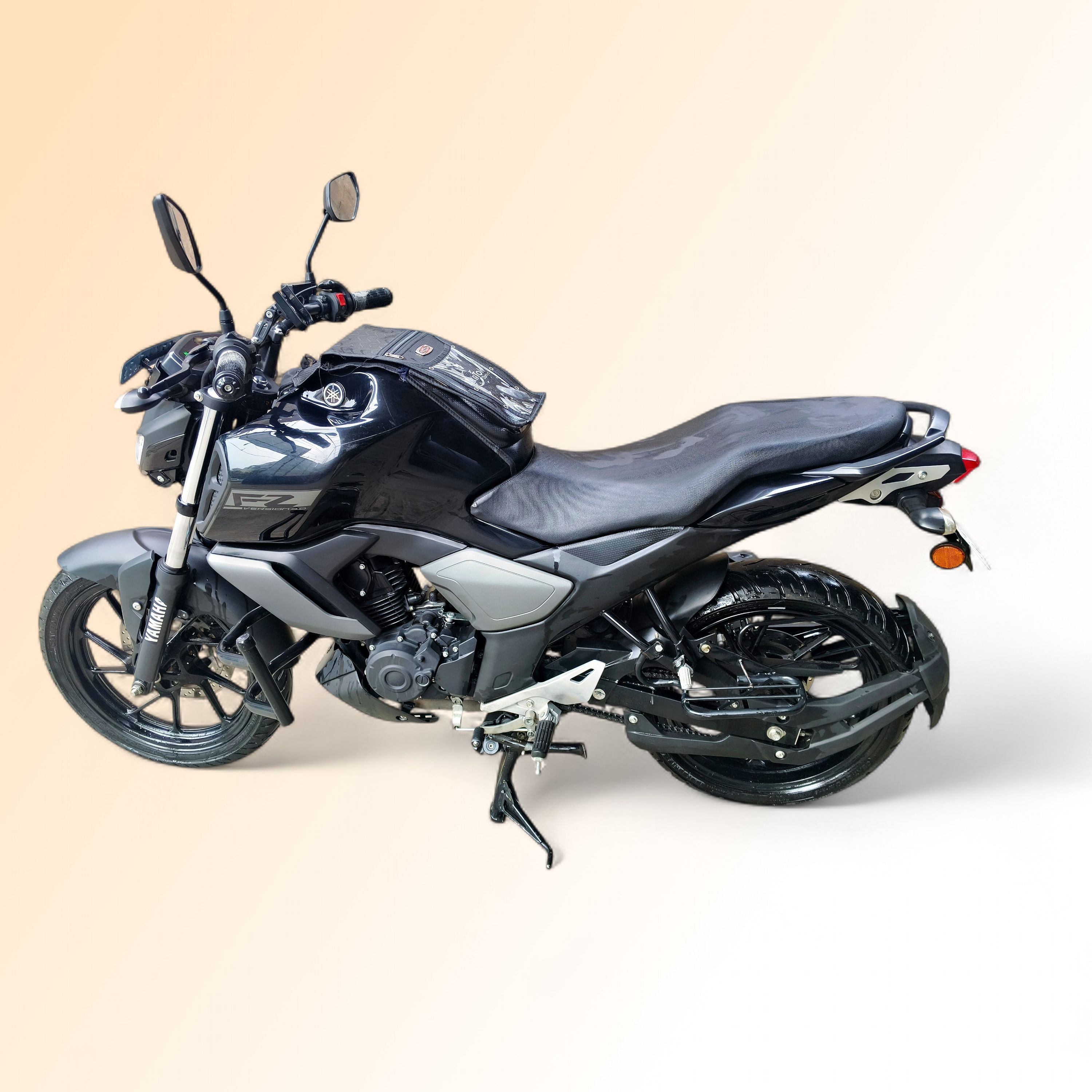 Yamaha FZ FI V 3.0 150 ABS, 11,000 Kms - Pre-Owned Two Wheeler at DriveX