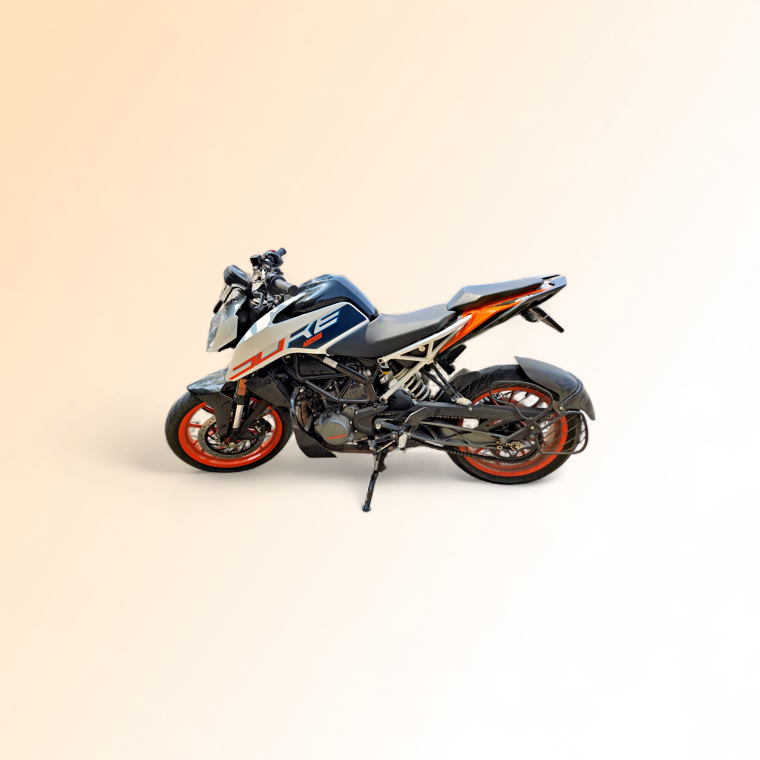KTM Duke 125, 12,100 Kms - Pre-Owned Two Wheeler at DriveX