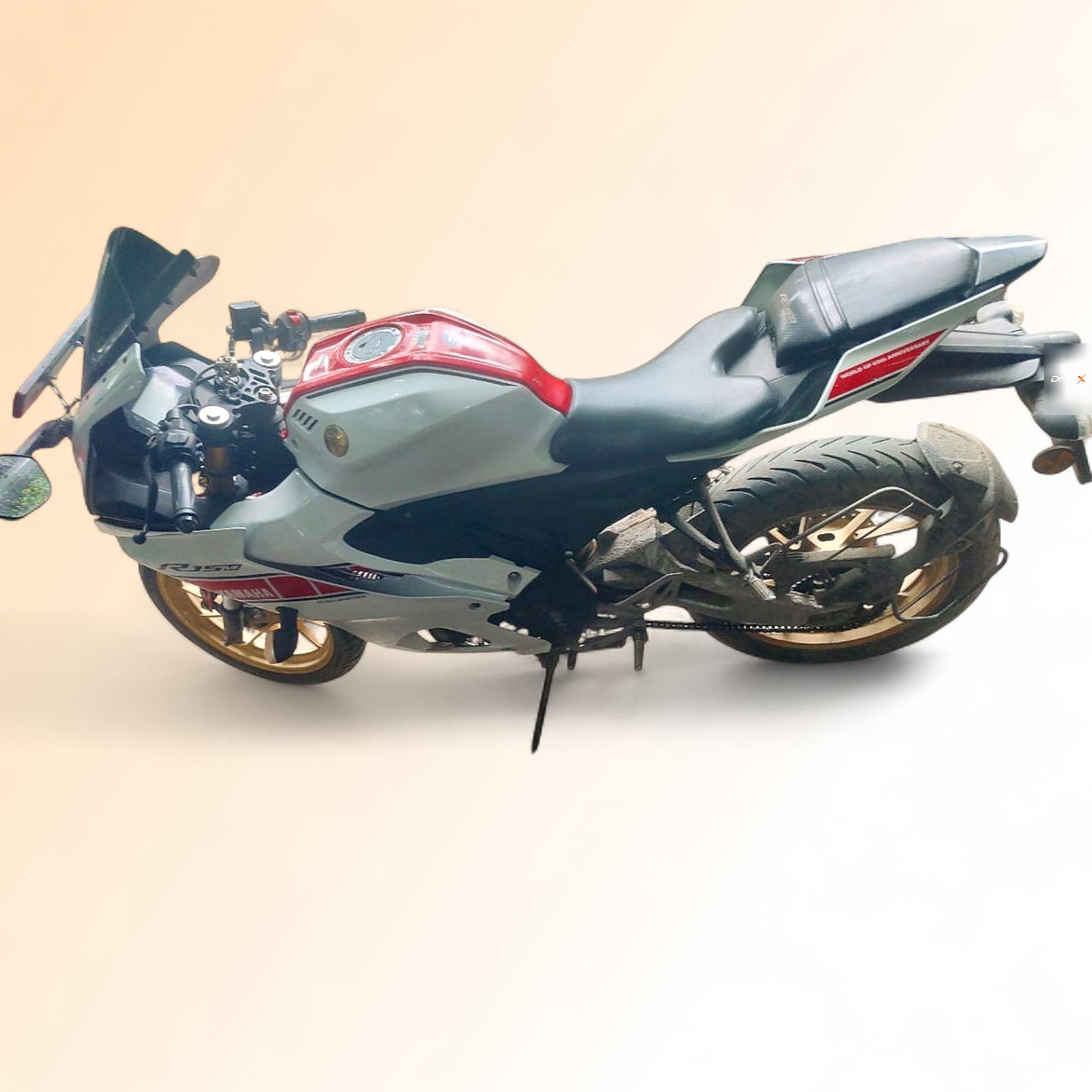 Yamaha R15 V4 STD, 33,375 Kms - Pre-Owned Two Wheeler at DriveX