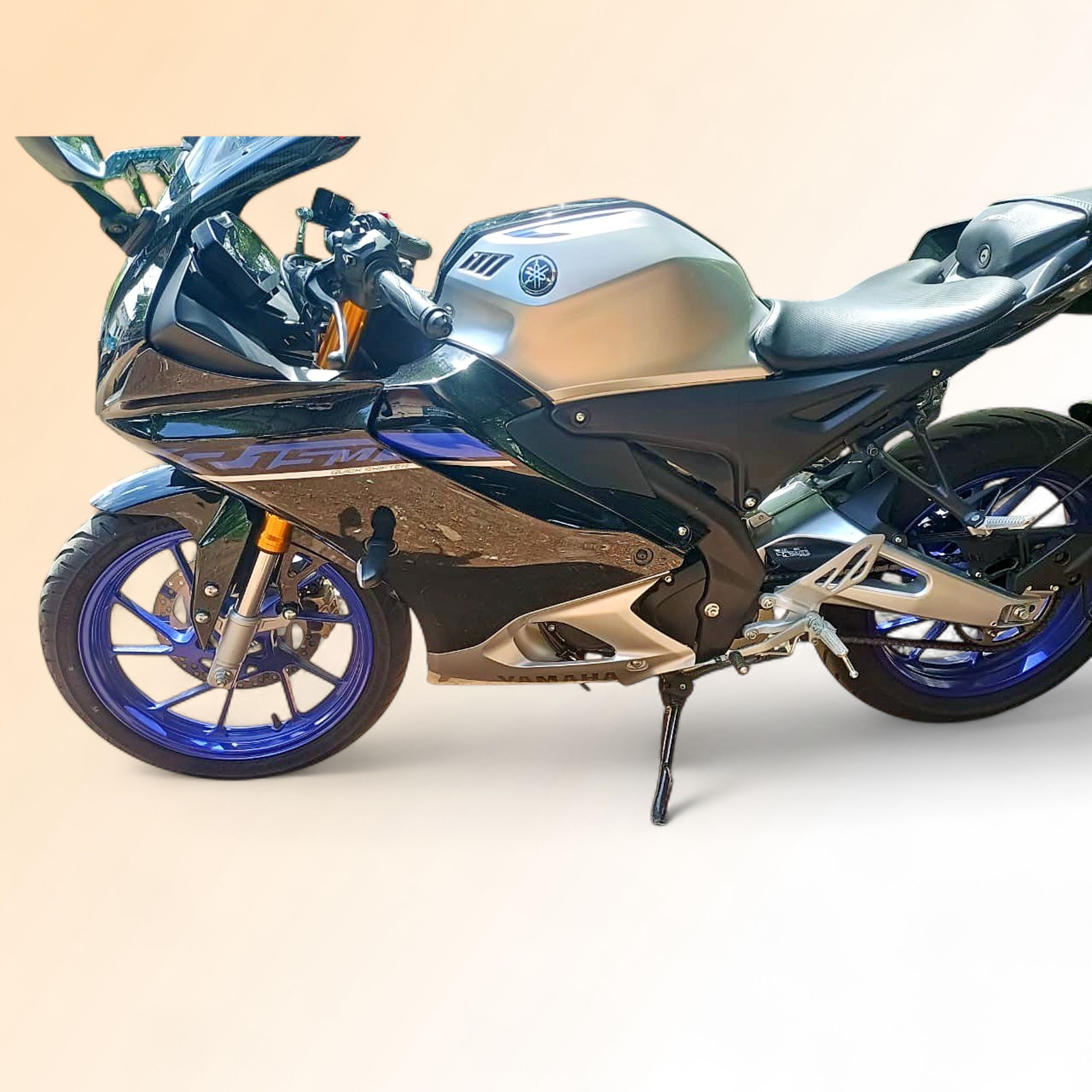 Yamaha R15M V4, 1,076 Kms - Pre-Owned Two Wheeler at DriveX