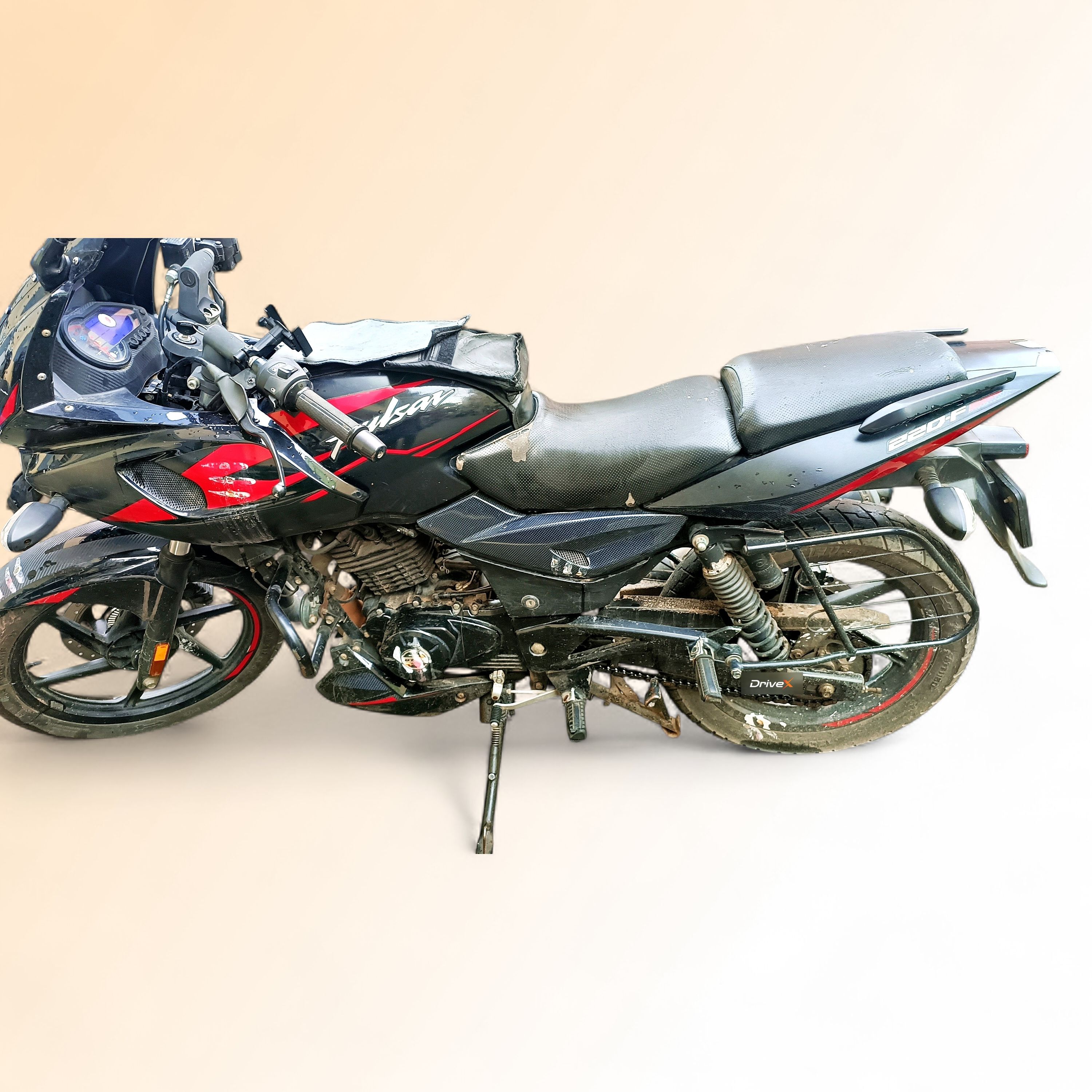 Bajaj Pulsar 220F, 25,921 Kms - Pre-Owned Two Wheeler at DriveX