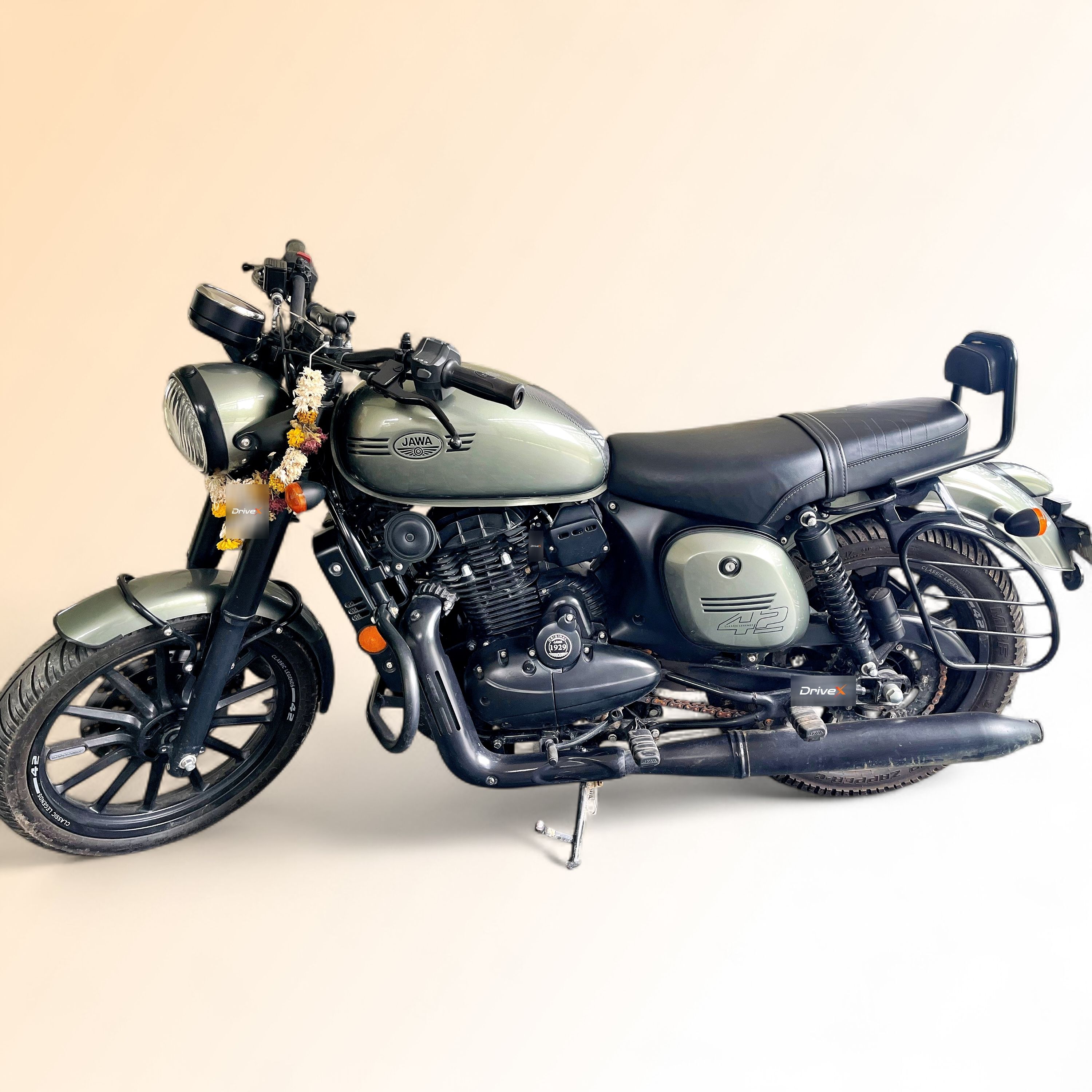 Jawa Forty Two Dual ABS, 7,563 Kms - Pre-Owned Two Wheeler at DriveX