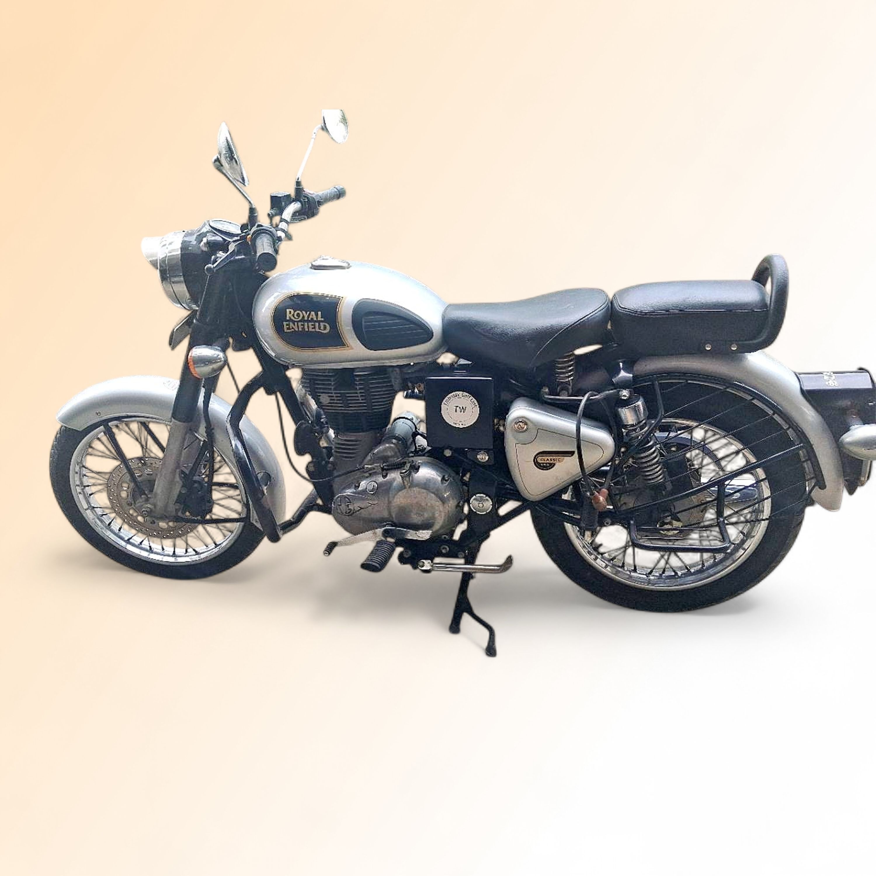 Royal Enfield Classic 350, 10,141 Kms - Pre-Owned Two Wheeler at DriveX