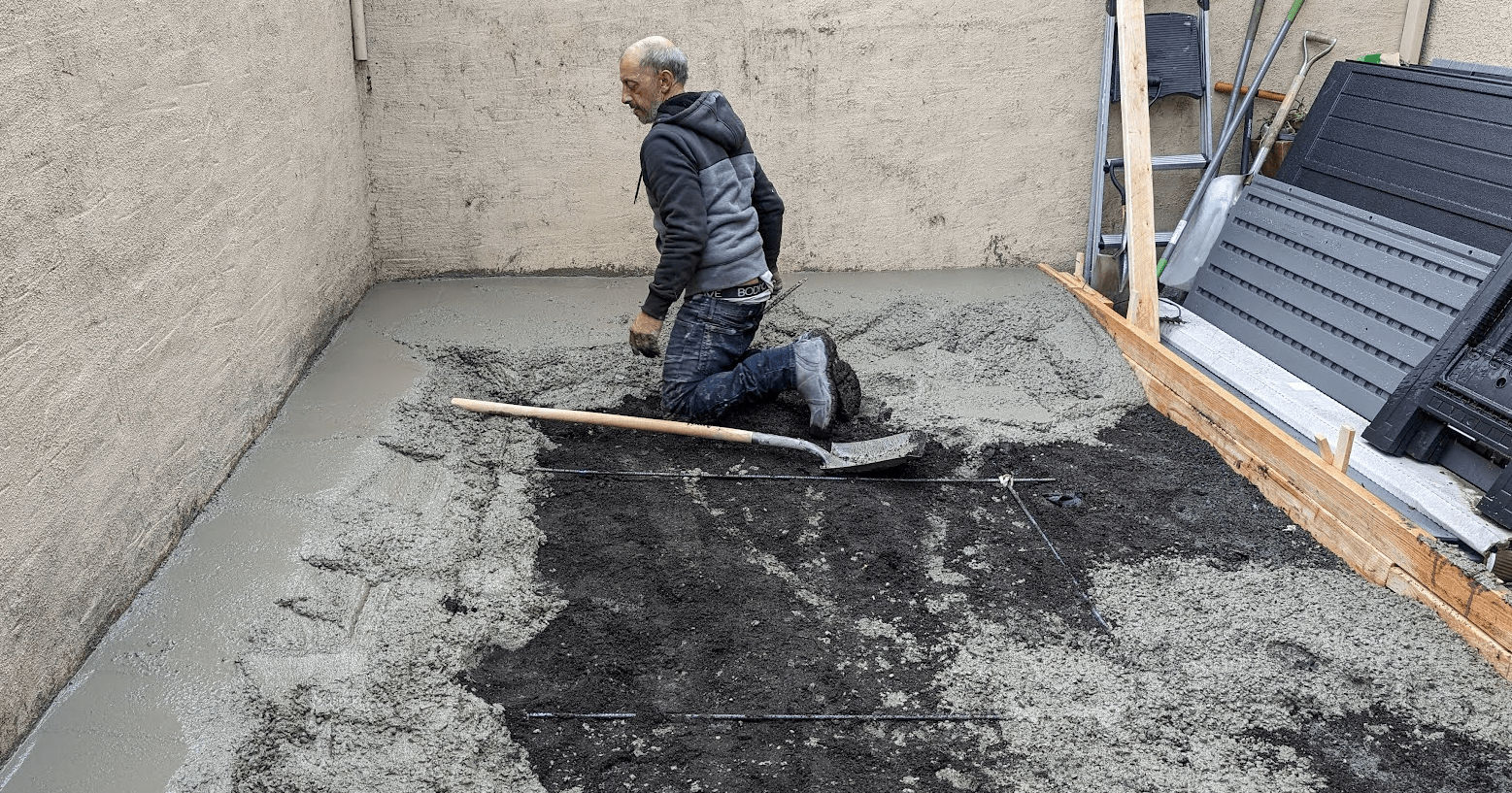 How to Create a Concrete Slab / Patio - Abdullah Yahya