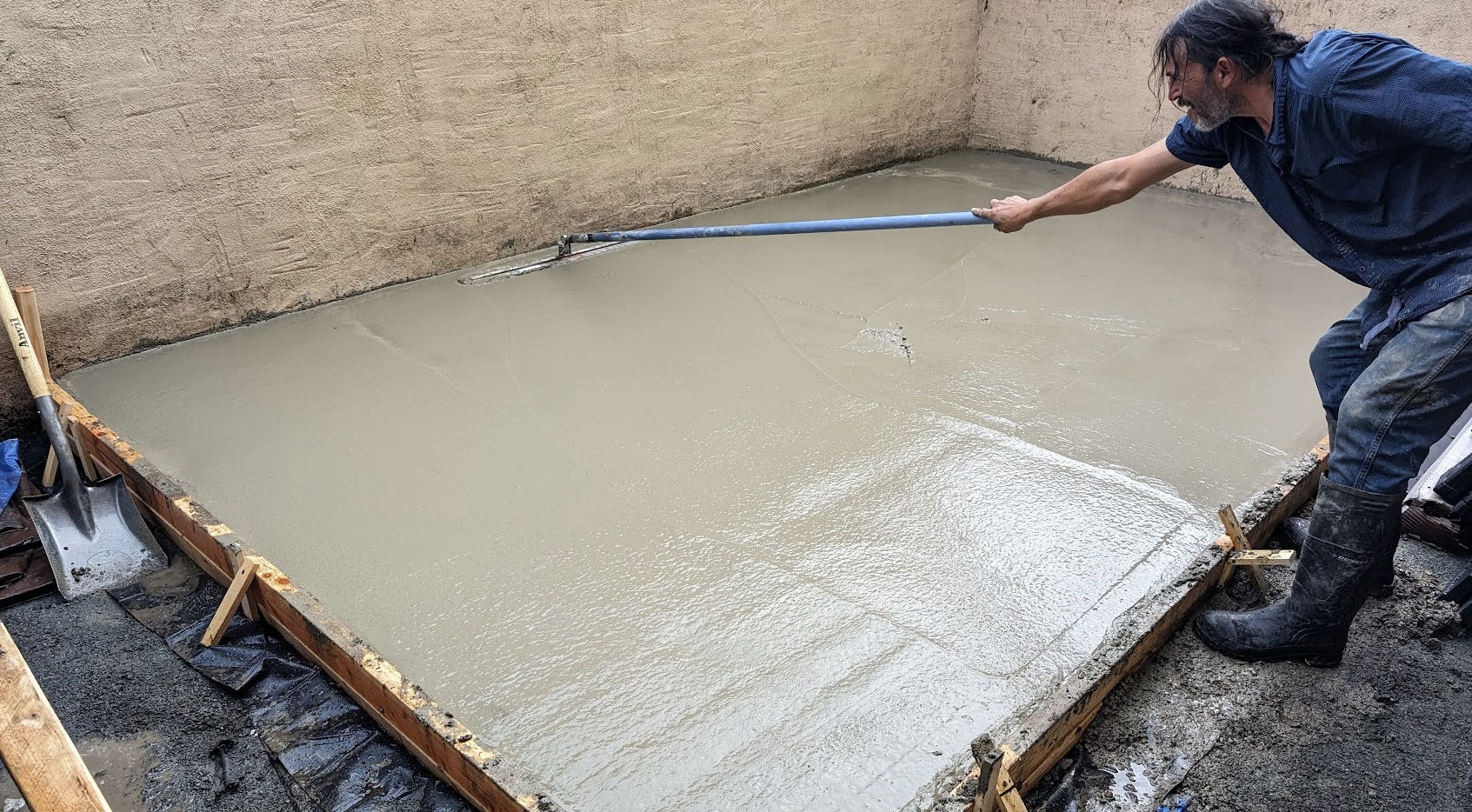 How to Create a Concrete Slab / Patio - Abdullah Yahya