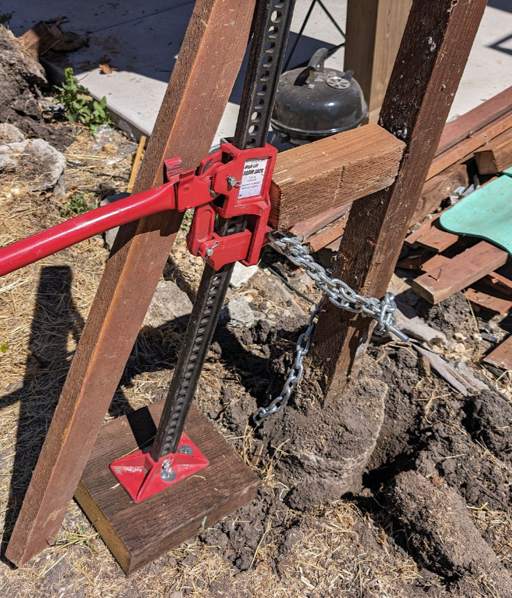 Easily Remove a Fence Post Using a Farm Jack - Abdullah Yahya