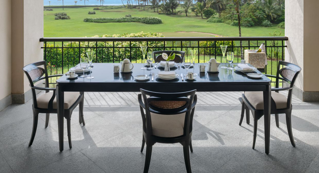 Balcony Dining: Hosting Intimate Festive Gatherings with the Right ...