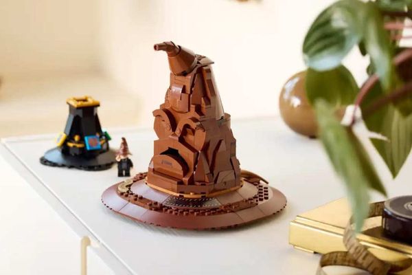 Discover the Enchanting LEGO Harry Potter Talking Sorting Hat