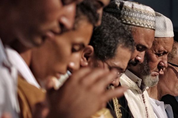 Understanding Ramadan: Etiquette Tips for Non-Muslims