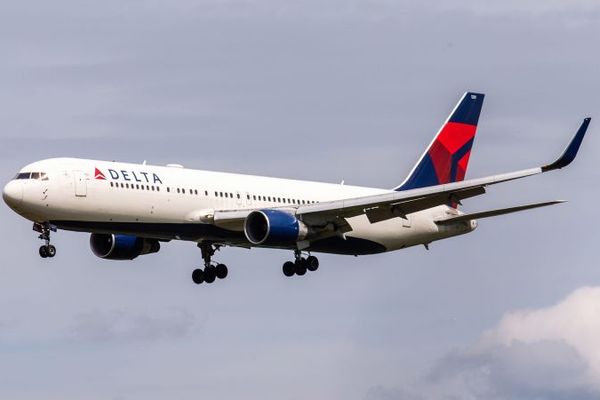 Delta pilot sentenced to 10 months in prison for showing up drunk ...