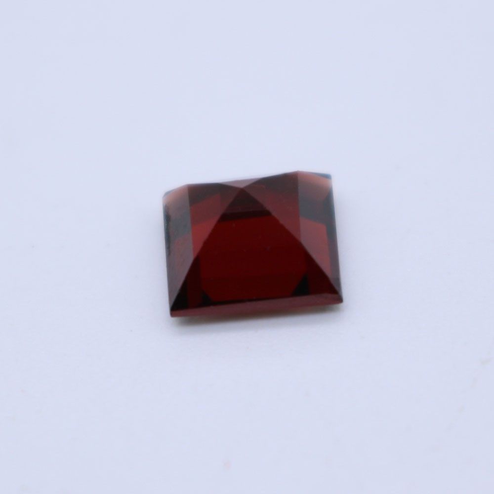 Mozambique Garnet Square Faceted Gemstone Wholesaler | My Earth Stone