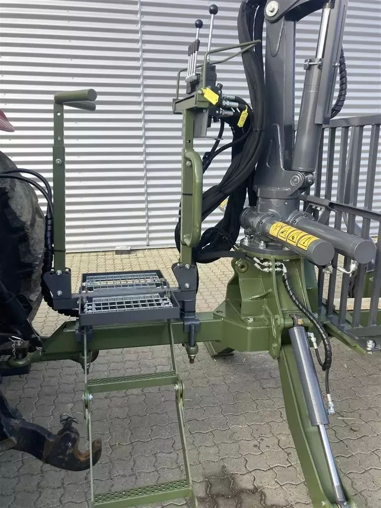 E-FARM: Farma 5,0 x-cel t6 - Forestry trailer - id L5TU3HR - €13,334 ...