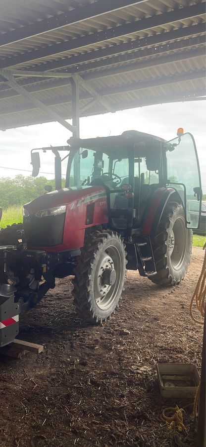 E-FARM: Massey Ferguson 5711 - Tractor - id CNZRPHN - €47,000 - Year of ...