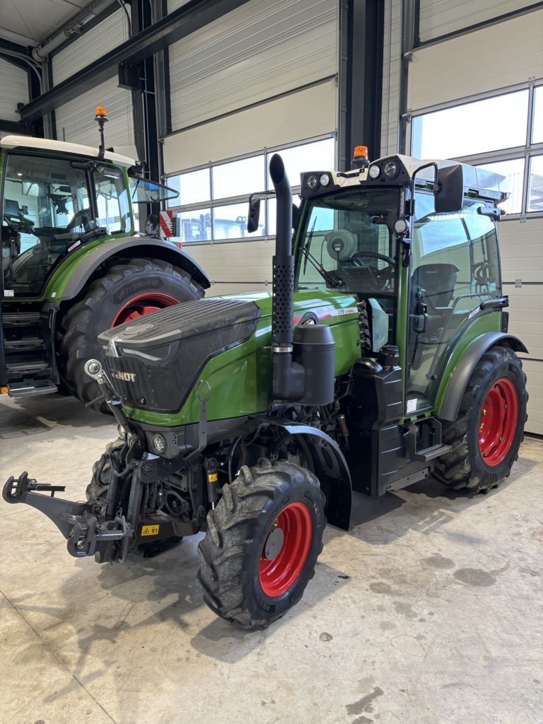 E-FARM: Fendt 209 V - Tractor - id WT6BQXN - €85,000 - Year of ...