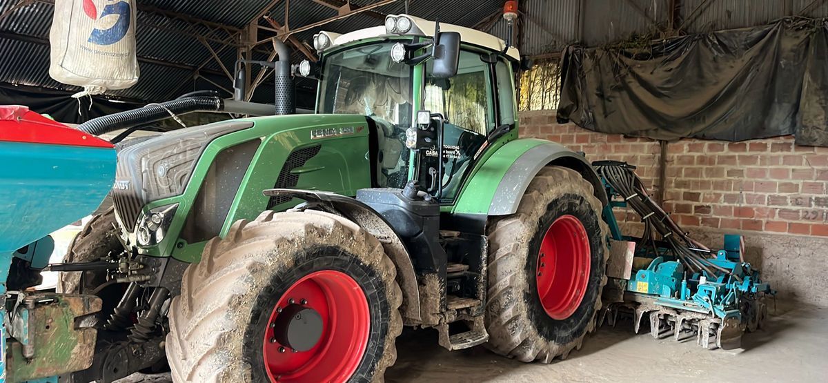 E-FARM: Fendt 824 Vario ProfiPlus - Tractor - id FHIXVLA - Year of ...
