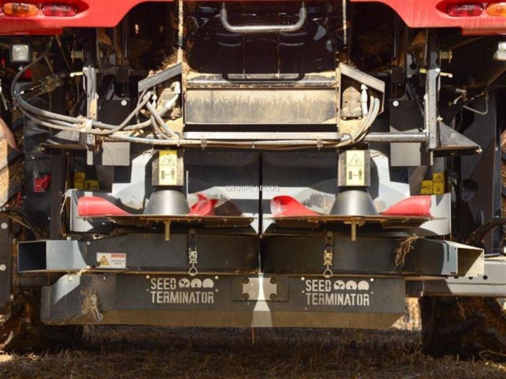 E-FARM: Case IH seed terminator bouchard diffusion - Combine harvester ...