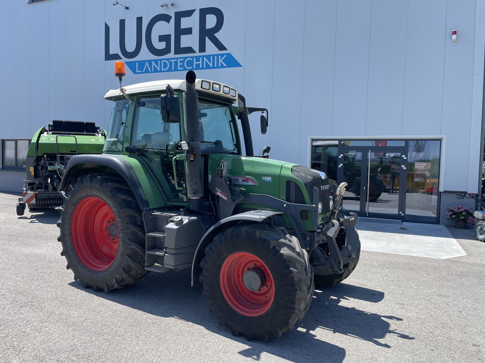 E-FARM: Fendt 411 Vario - Tracteur - id 7C9ISIA - 76 500 € - Année: 2013 - Lecture du nombre d ...