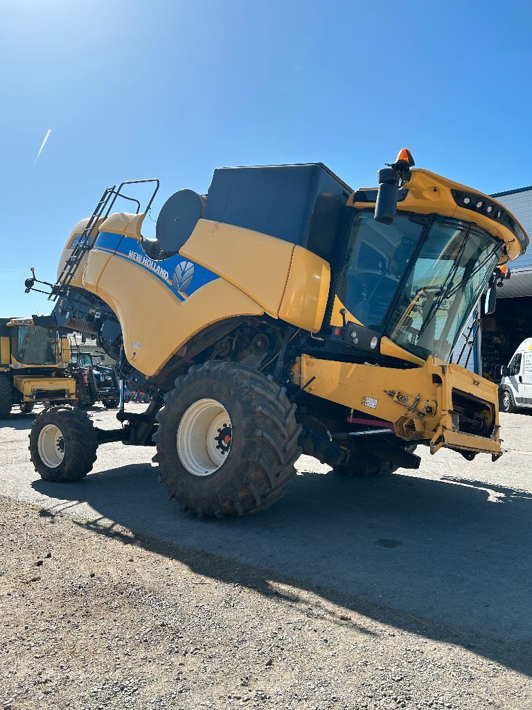 E-FARM: New Holland cx6.90lat - Kombajn - id 9MHCQLC - Rok výroby: 2018 ...