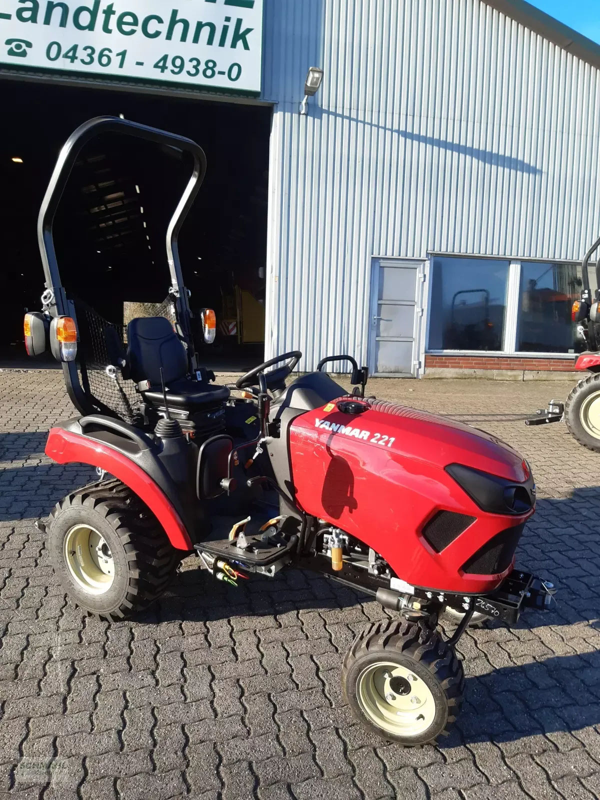 E-FARM: Yanmar 221 - Traktor - id R7FGRMM - Baujahr: 2022 ...