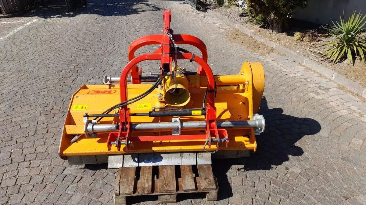 E-FARM: sonstige hmf fu 162 mit frontbesen vimas - gz2439 - Topper - id ...