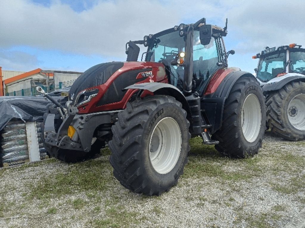 E-FARM: Valtra T255 Versu - Traktor - id ATPTQV8 - Produktionsår: 2022 ...