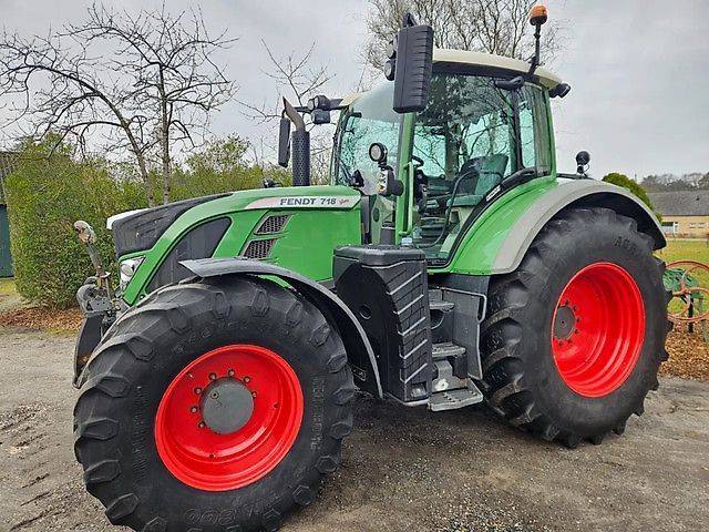 E-FARM: Fendt 722 Vario - Tractor - id 5264RV8 - €62,500 - Year of ...
