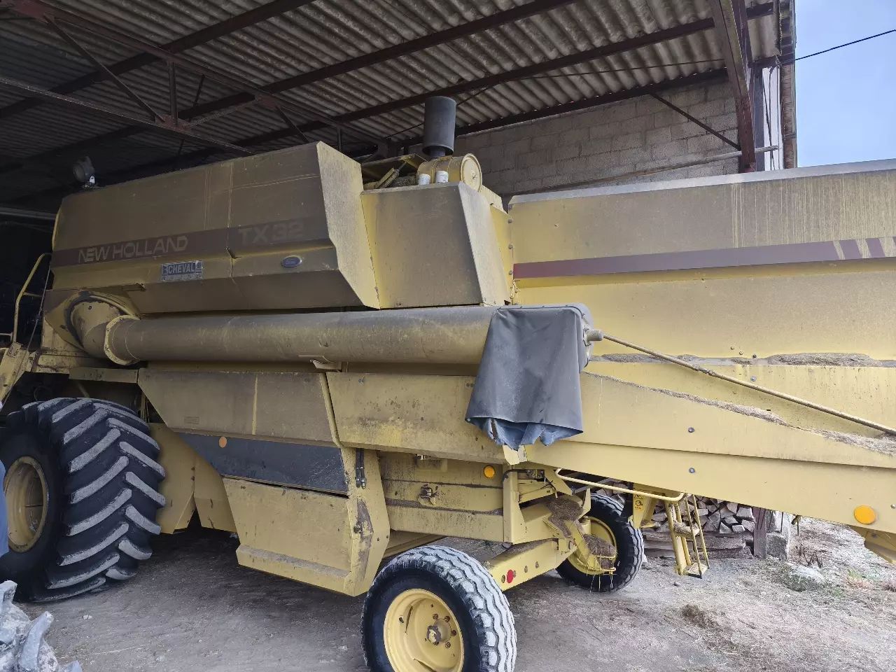 E-FARM: New Holland TX 32 - Kombajn - id FLAJ6GA - 21 000 € - Rok ...