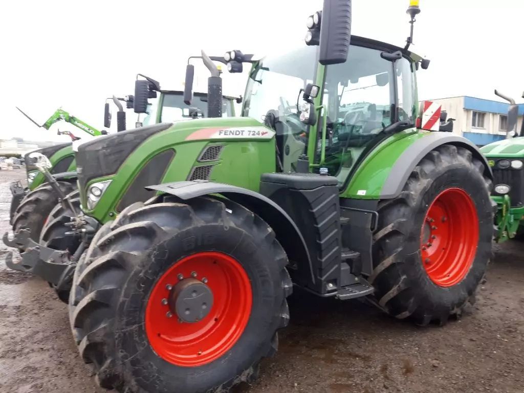 E-FARM: Fendt 724 profi + - Tractor - id CEE7U9Y - €160,000 - Year of ...