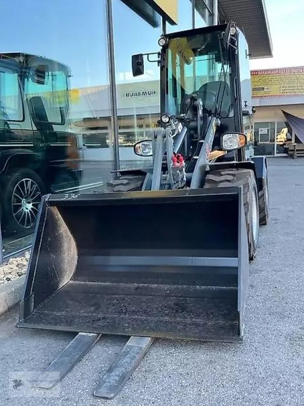 E-FARM: Giant g 2300 x-tra hd radlader hoflader neu kabine ...