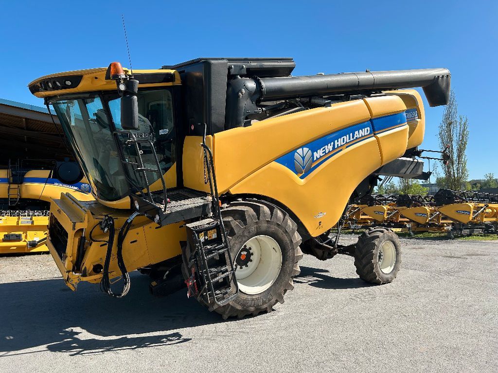 E-FARM: New Holland cx6.90lat - Kombajn - id 9MHCQLC - Rok výroby: 2018 ...