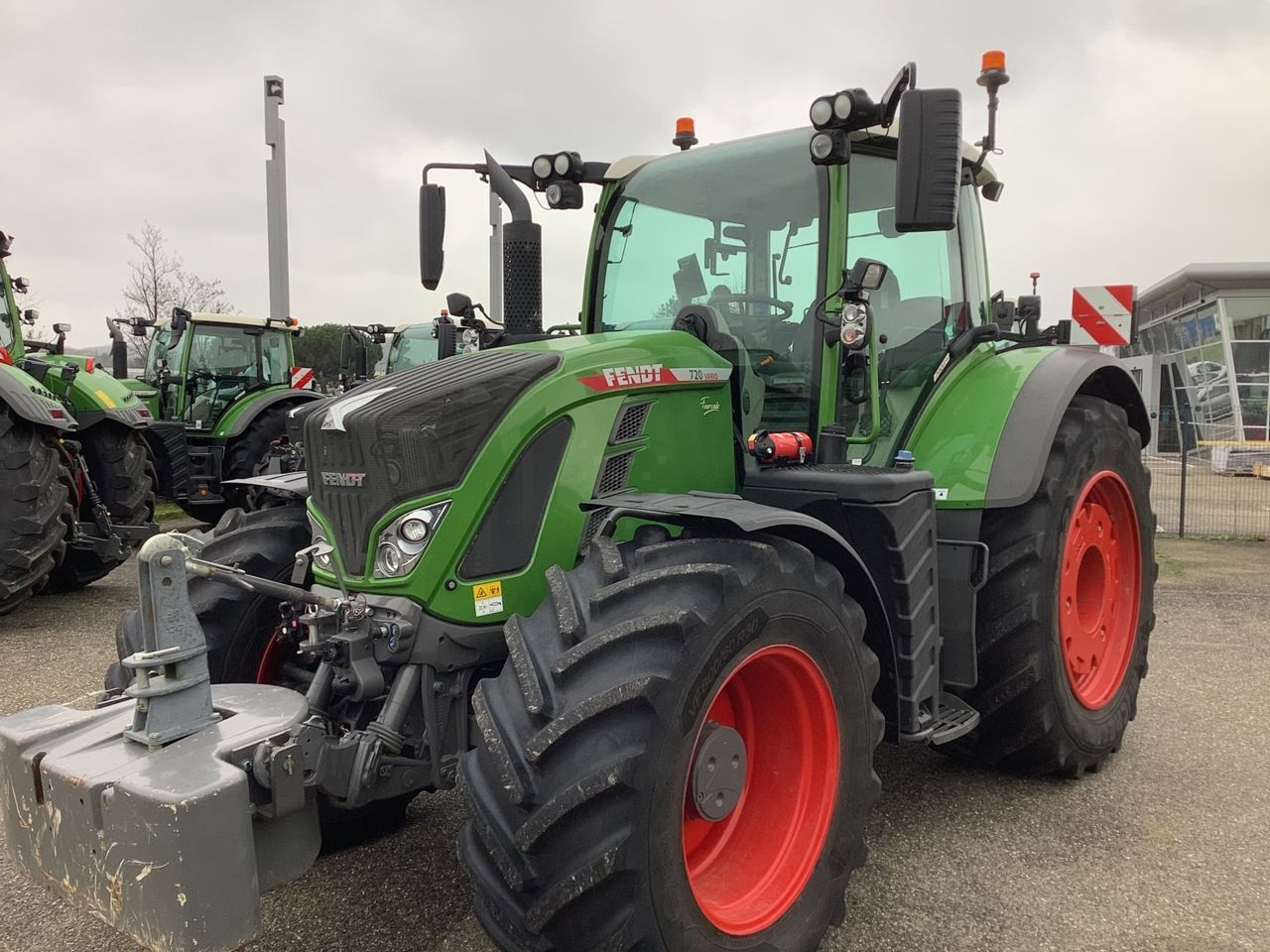 E-FARM: Fendt 720 gen6 profi plus - Traktor - id LVR9RHD - Baujahr ...