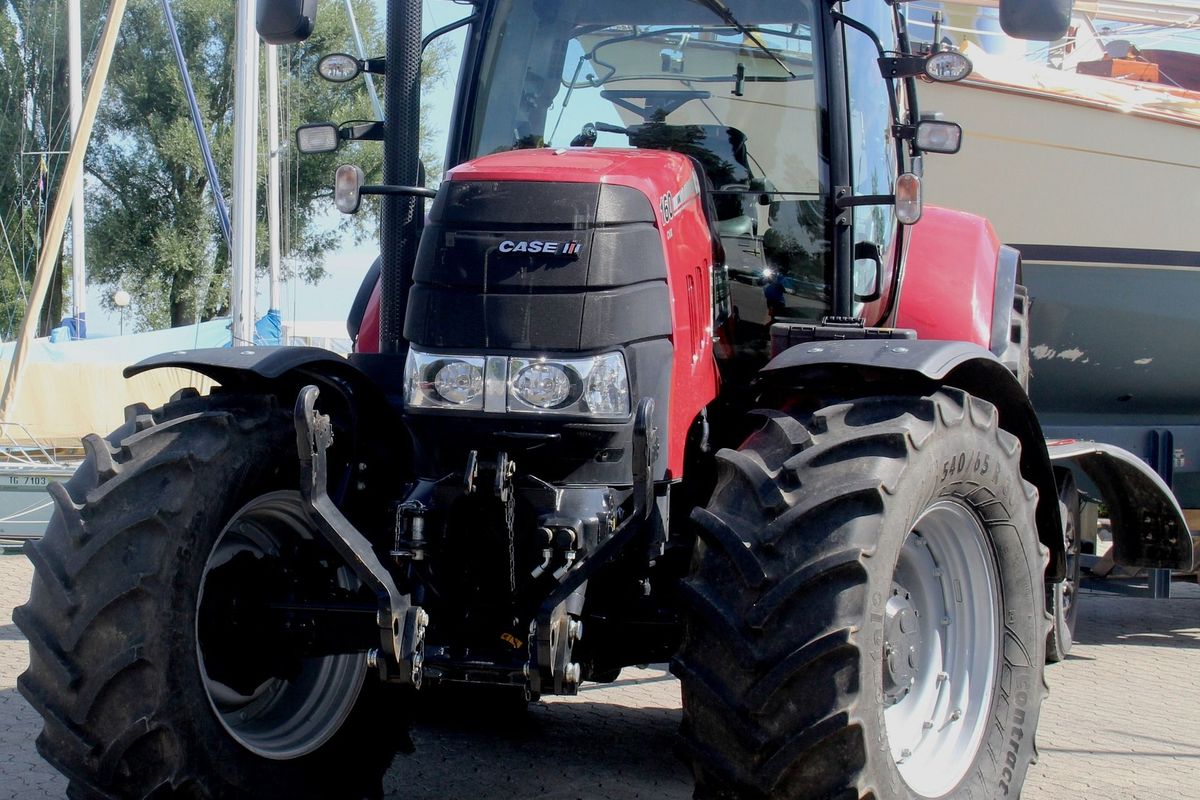 Μεταχειρισμένα τρακτέρ | E-FARM