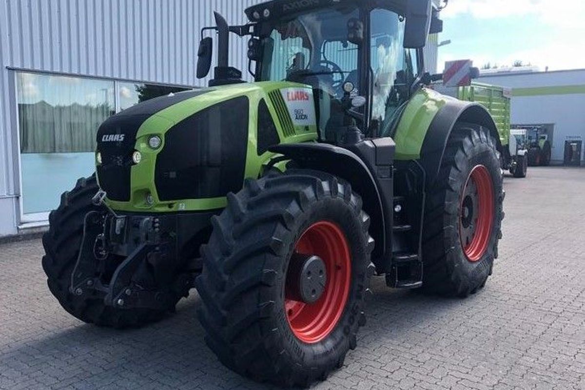 Used Claas tractors | E-FARM.COM
