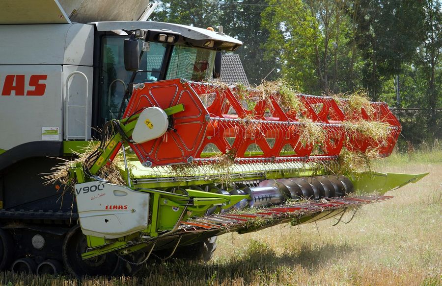 E-FARM: Used Claas combines